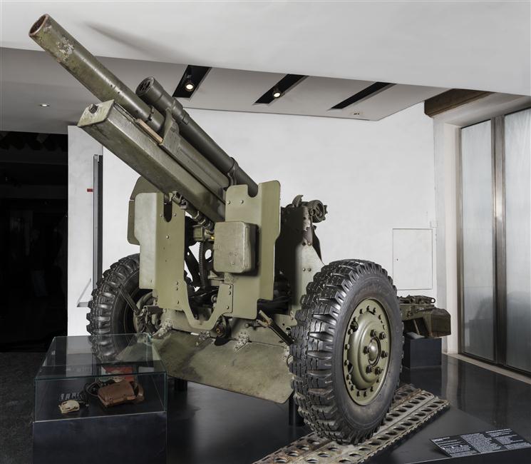 L’obusier de 105 mm HM2 : un best-seller américain au musée de l’Armée ...