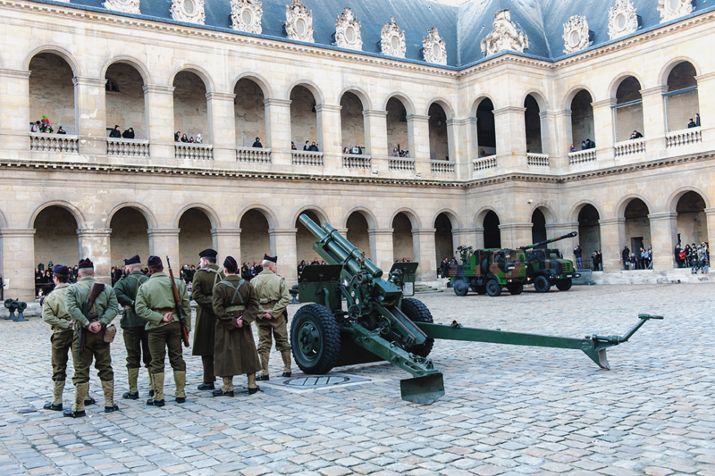 L’obusier de 105 mm HM2 : un best-seller américain au musée de l’Armée ...